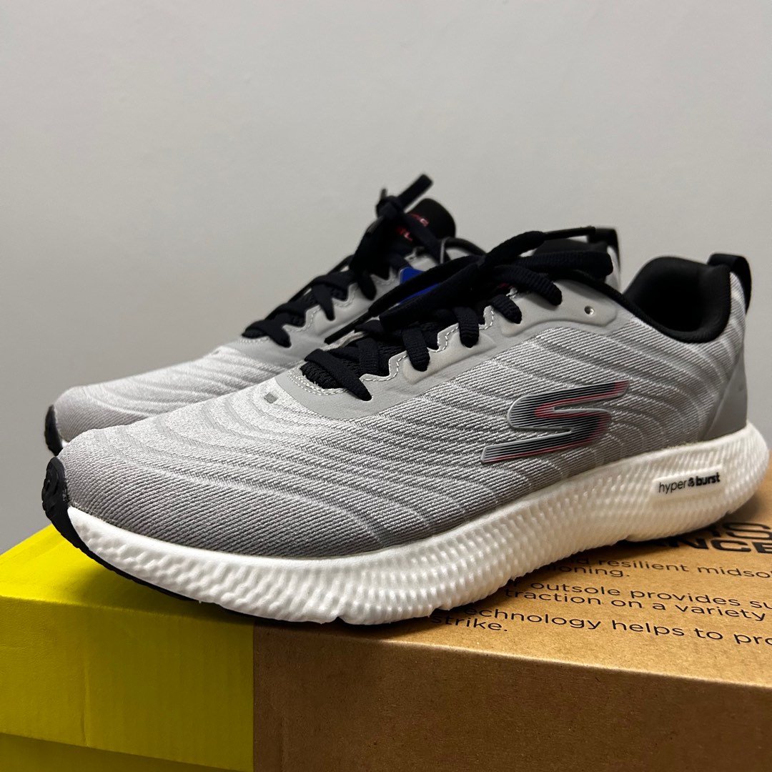 SKECHERS GO RUN, Men's Fashion, Footwear, Sneakers on Carousell