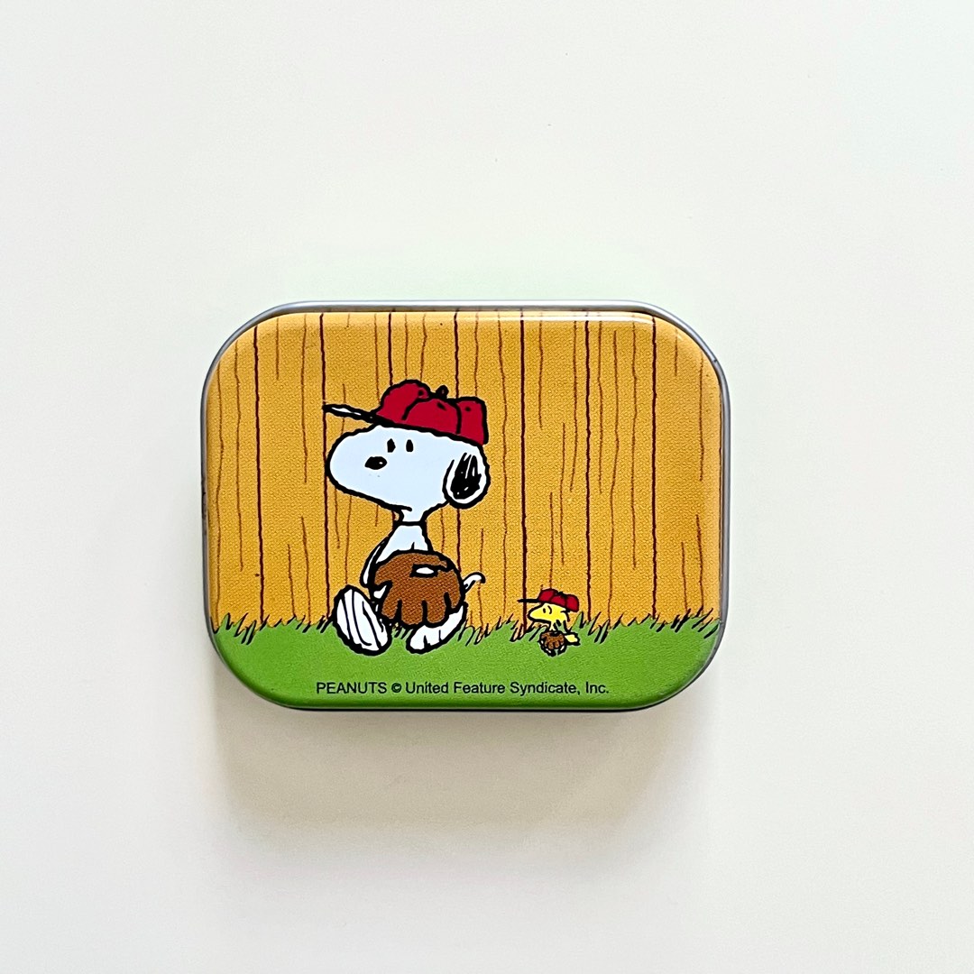 snoopy mini tin can case anik aniks trinkets, Hobbies & Toys, Toys ...