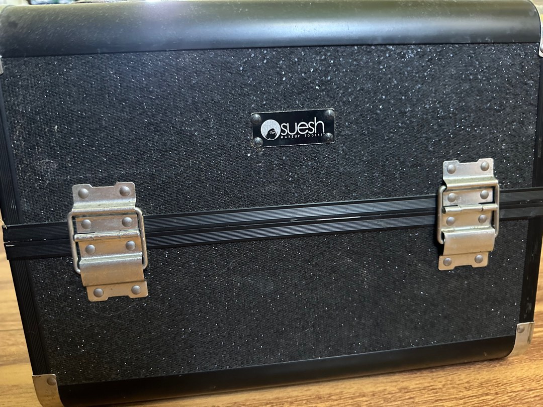 SUESH Makeup Vanity, Women's Fashion, Jewelry & Organizers, Accessory ...