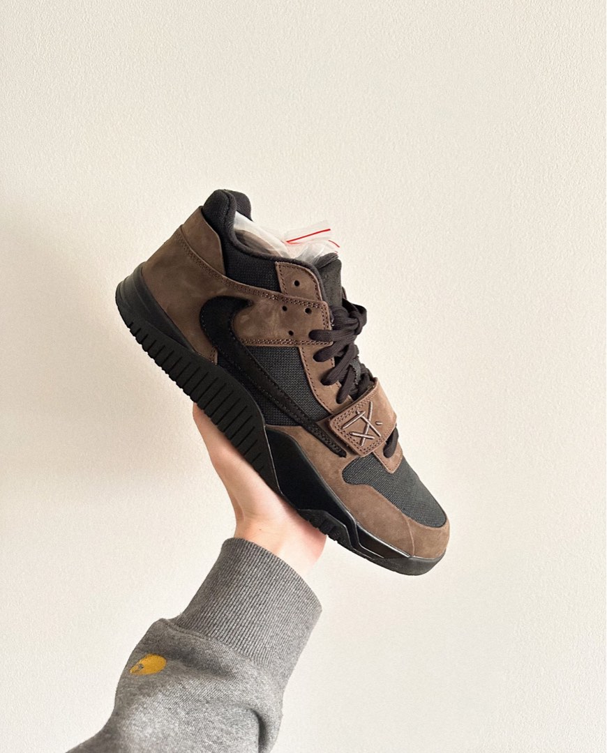Travis Scott Jumpman Jack Mocha, Men's Fashion, Footwear, Sneakers on ...