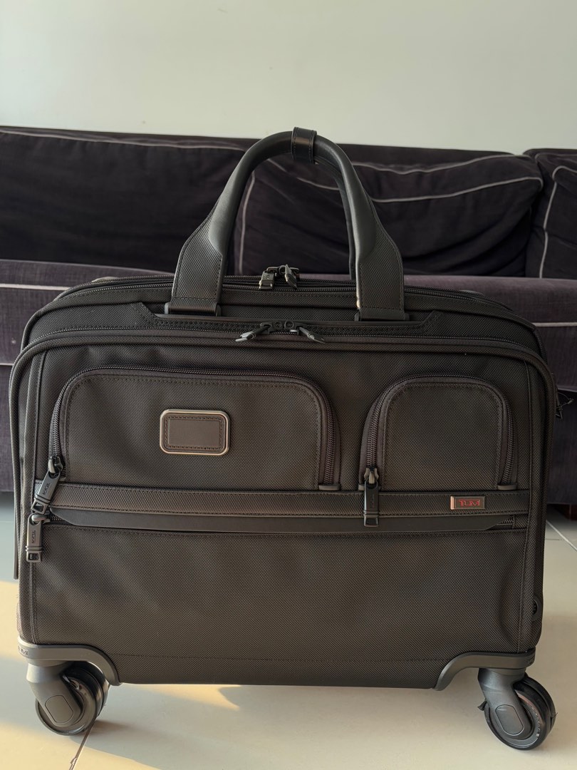 Tumi Deluxe 4 Wheeled Laptop Case Brief pilot bag, Men's Fashion, Bags ...