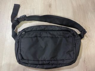 Uniqlo Robic Waist / Crossbody Bag UNISEX, Men's Fashion, Bags, Belt ...