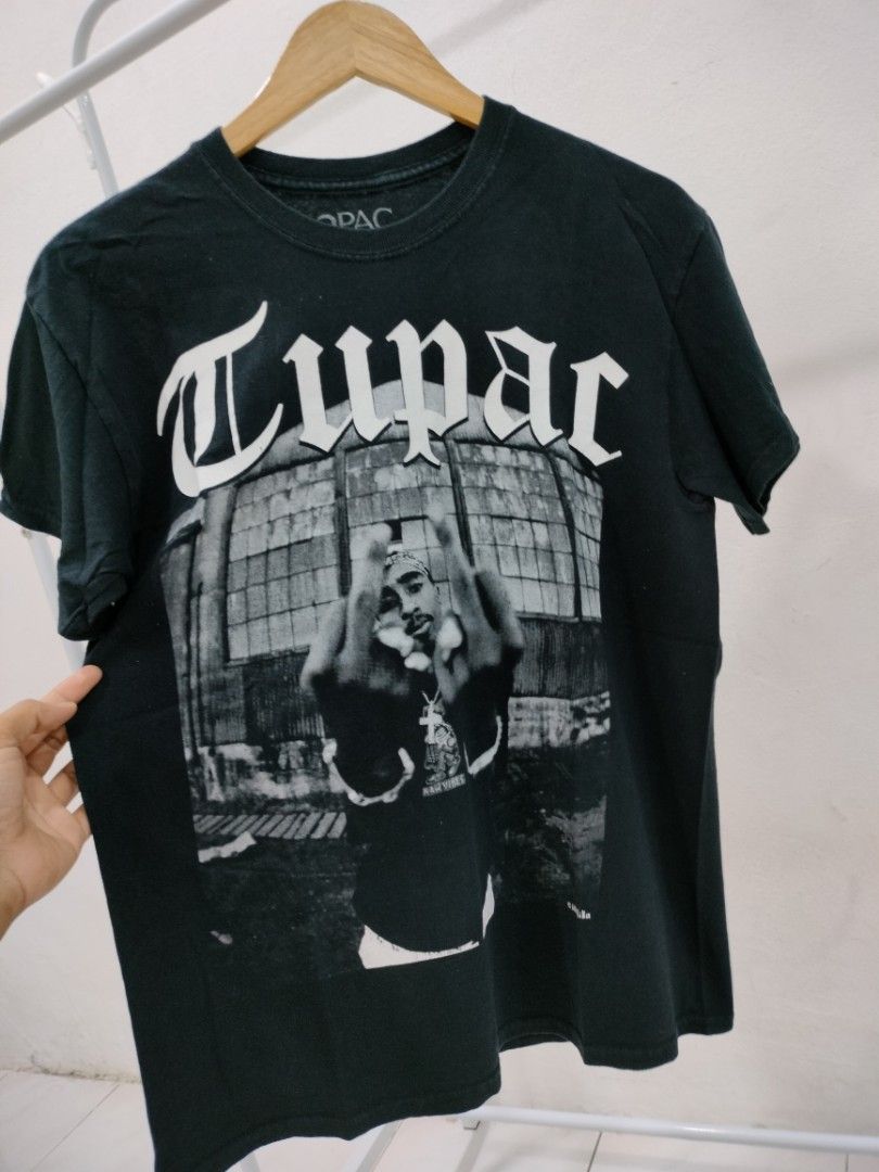 2pac tupac shakur Middle finger, Men's Fashion, Tops & Sets, Tshirts ...