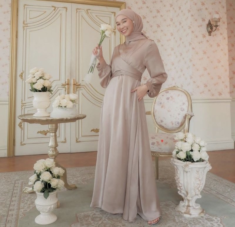 Adeline Dress, Women's Fashion, Dresses & Sets, Dresses on Carousell