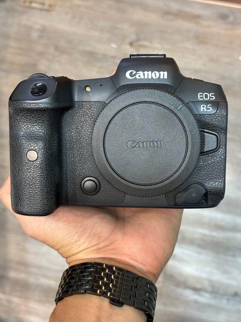 CANON EOS R5 BODY SHUTTER COUNT 130k, Photography, Cameras on Carousell