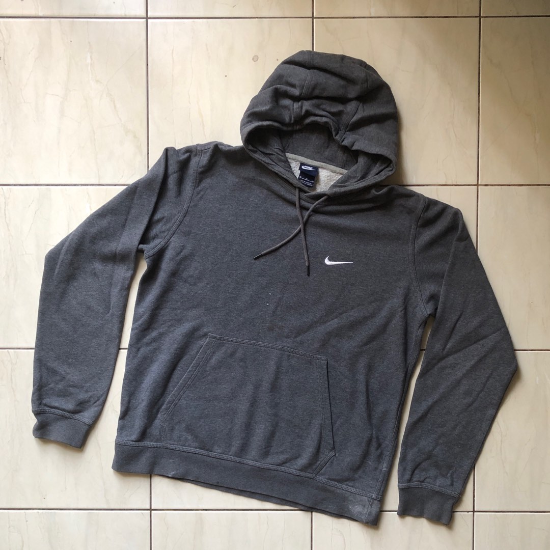 NIKE SMALL SWOOSH HODDIE II, Men's Fashion, Tops & Sets, Hoodies on ...