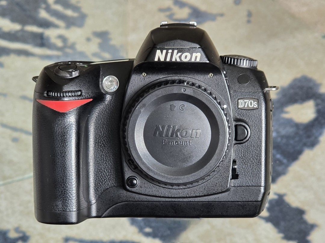 Nikon D70s CCD APSC Sensor Body, Photography, Cameras on Carousell