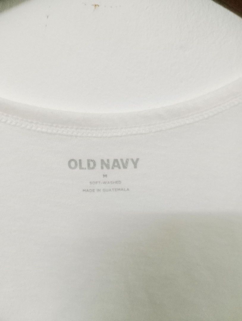 Old navy singlet no sleeve. Pantai ala la hawwai, Men's Fashion ...