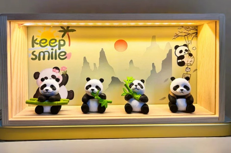 Panda display set with lights, Hobbies & Toys, Toys & Games on Carousell