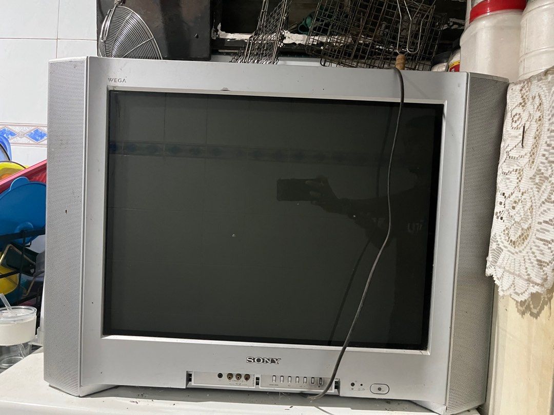 Sony old functioned tv, TV & Home Appliances, TV & Entertainment, TV on ...