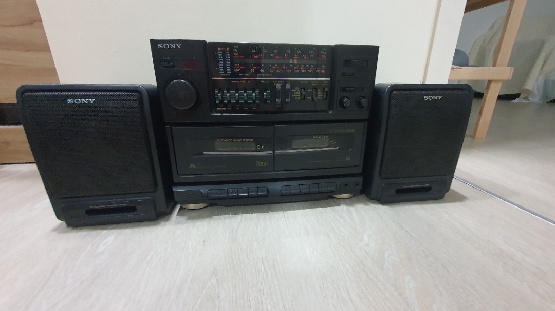 Sony old school radio (semi faulty)., Audio, Soundbars, Speakers ...
