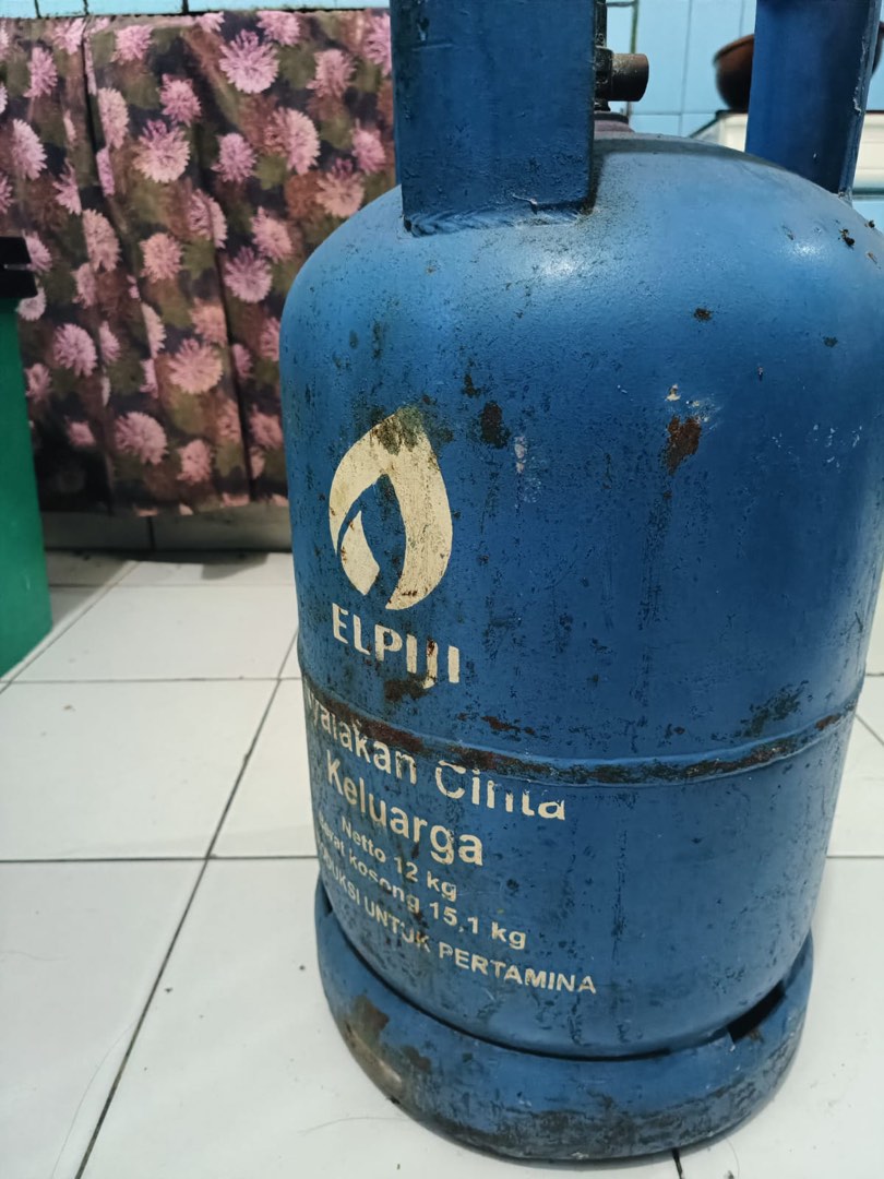 Tabung gas 12 kg, Kitchen & Appliances di Carousell