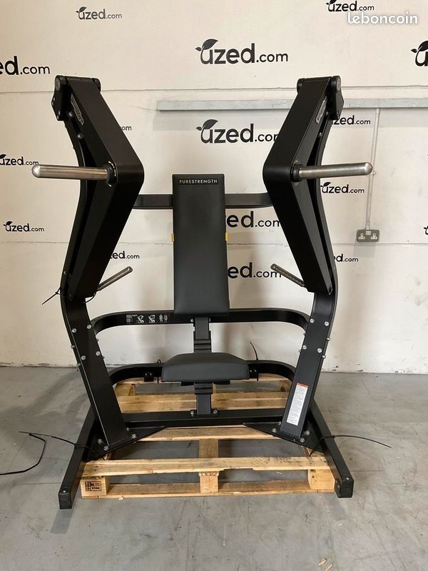 Technogym Chest Press Gym Equipment Alat Train Otot dada, Sports ...