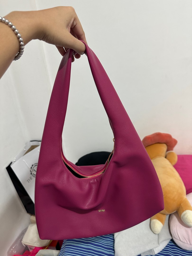 Aztrid Hobo Bag (Medium), Women's Fashion, Bags & Wallets, Shoulder ...