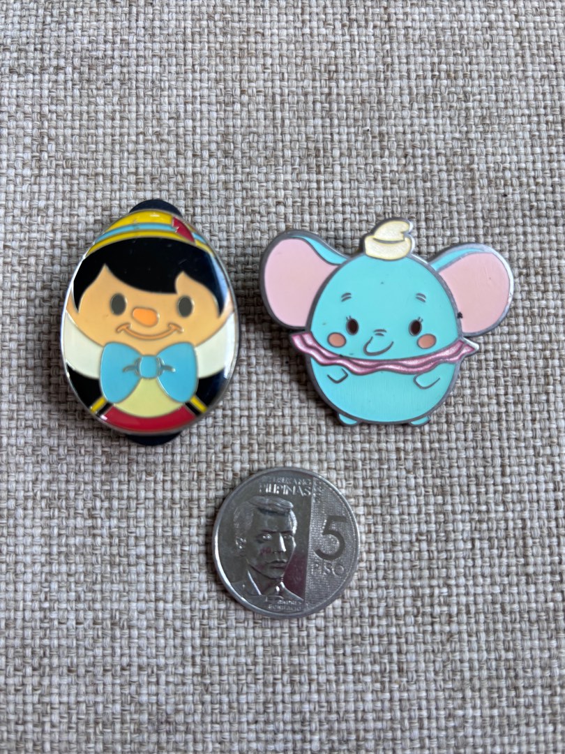 Disney Pin Set: Pinocchio & Dumbo, Hobbies & Toys, Memorabilia ...