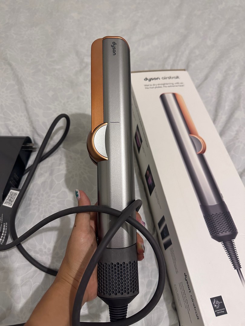 Dyson air strait, Beauty & Personal Care, Hair on Carousell