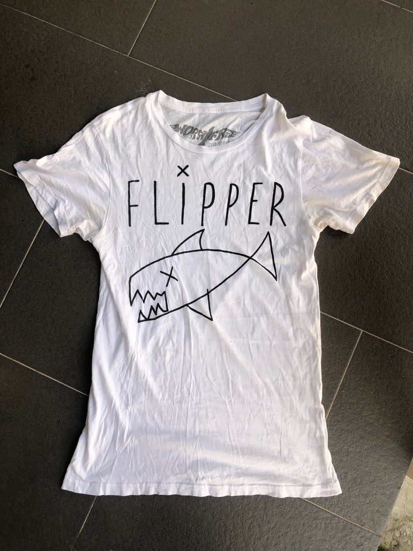 grunge flipper band shirt, Men's Fashion, Activewear on Carousell
