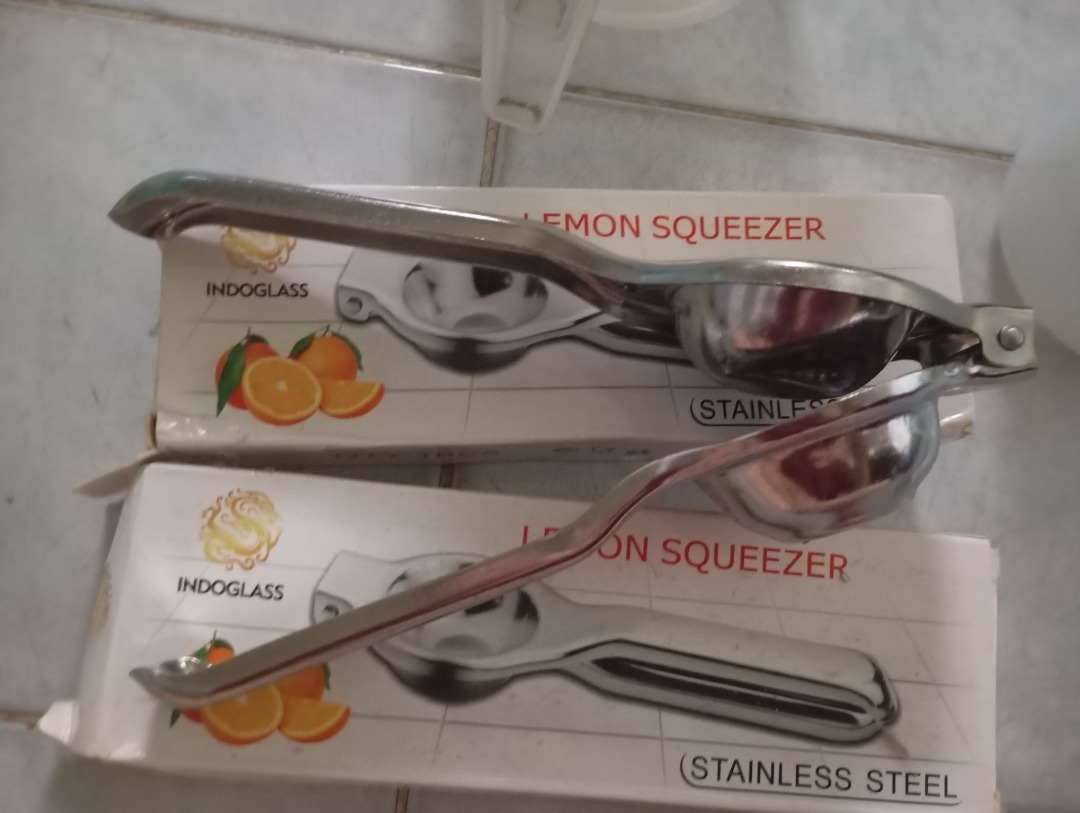 INDOGLASS Lemon Squezzer Stainless Steel, Kitchen & Appliances di Carousell