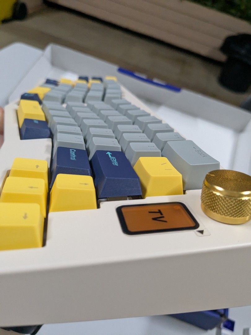 Limited Edition Model BB1272024 'Bumblebee' Mechanical Ergonomic ...