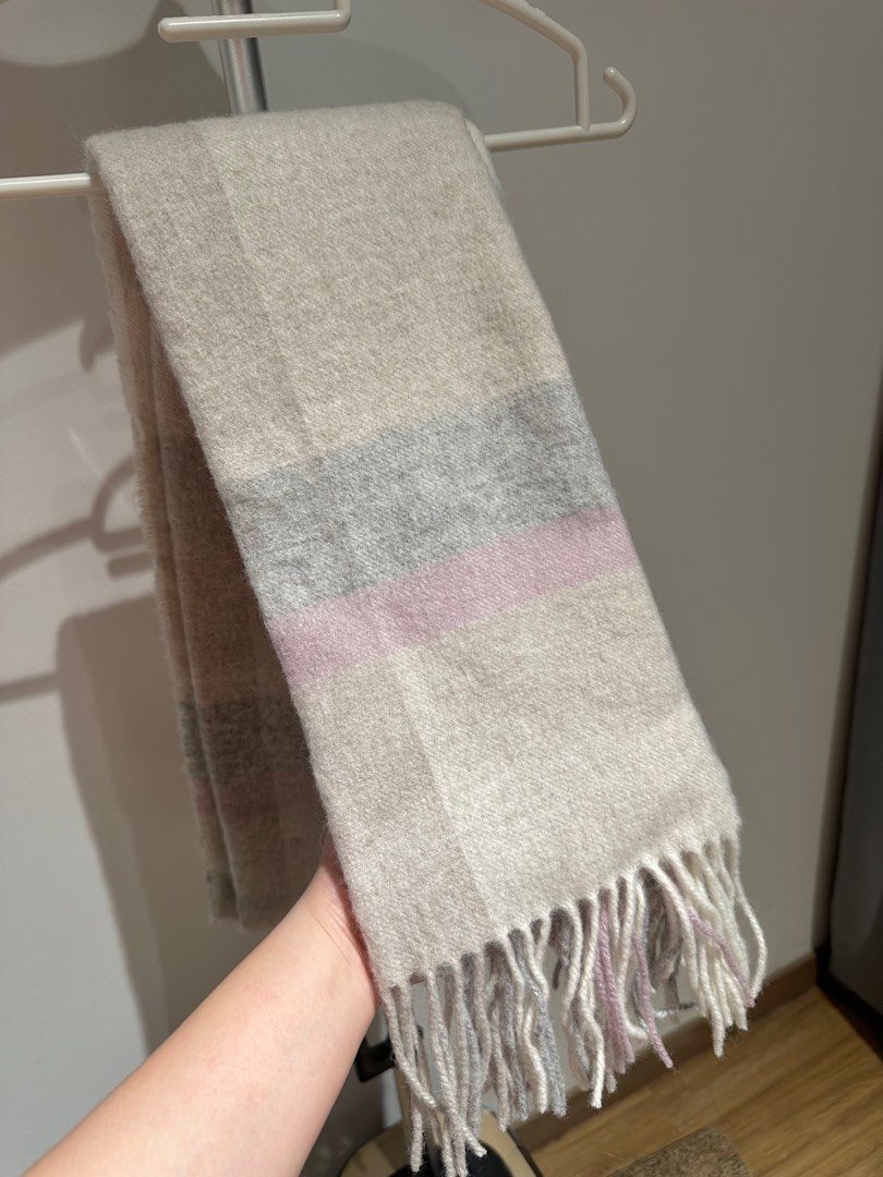 Muji scarf, Women's Fashion, Coats, Jackets and Outerwear on Carousell
