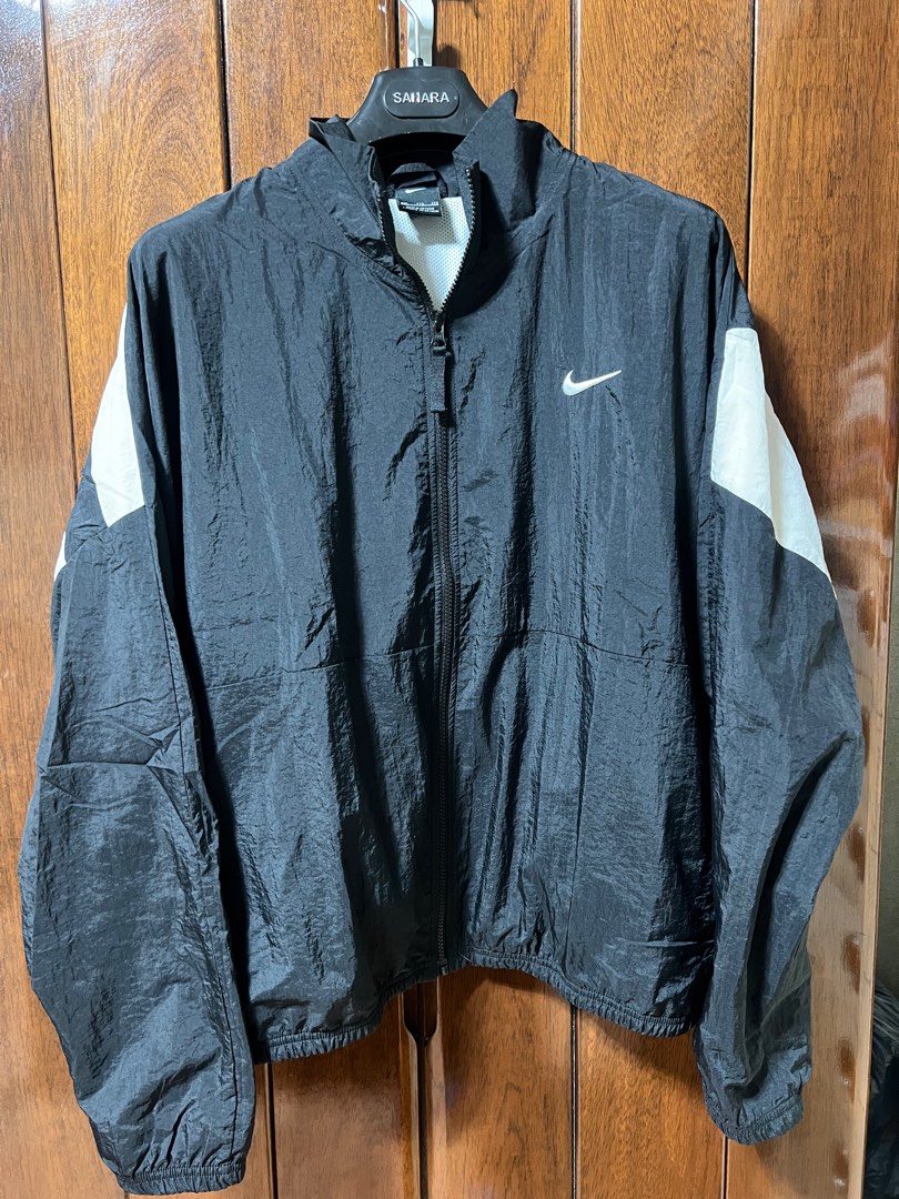 Nike Big Font Windbreaker Jacket, Men's Fashion, Coats, Jackets and ...