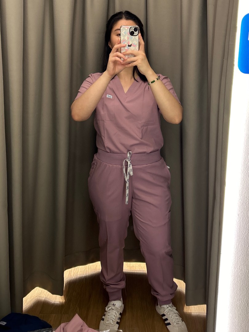 On The Go (OTG) Scrubs Airstretch in Amaranth, Men's Fashion ...