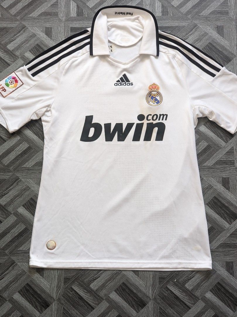 Retro Real Madrid original, Men's Fashion, Activewear on Carousell