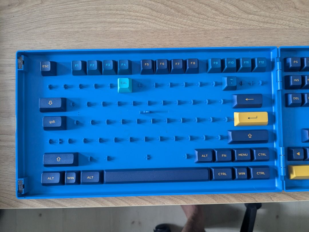 RK68 Mechanical Keyboard with full set of Akko Macaw Keycaps (ASA PBT ...