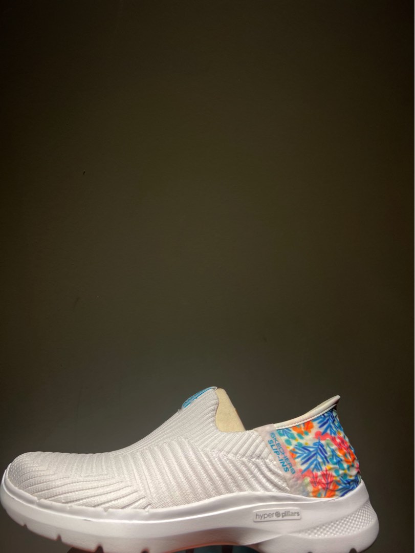 SKECHERS WOMEN GO WALK, Women's Fashion, Footwear, Sneakers on Carousell