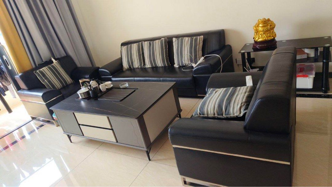 SOFA NG BIG BOSS, Furniture & Home Living, Furniture, Sofas on Carousell