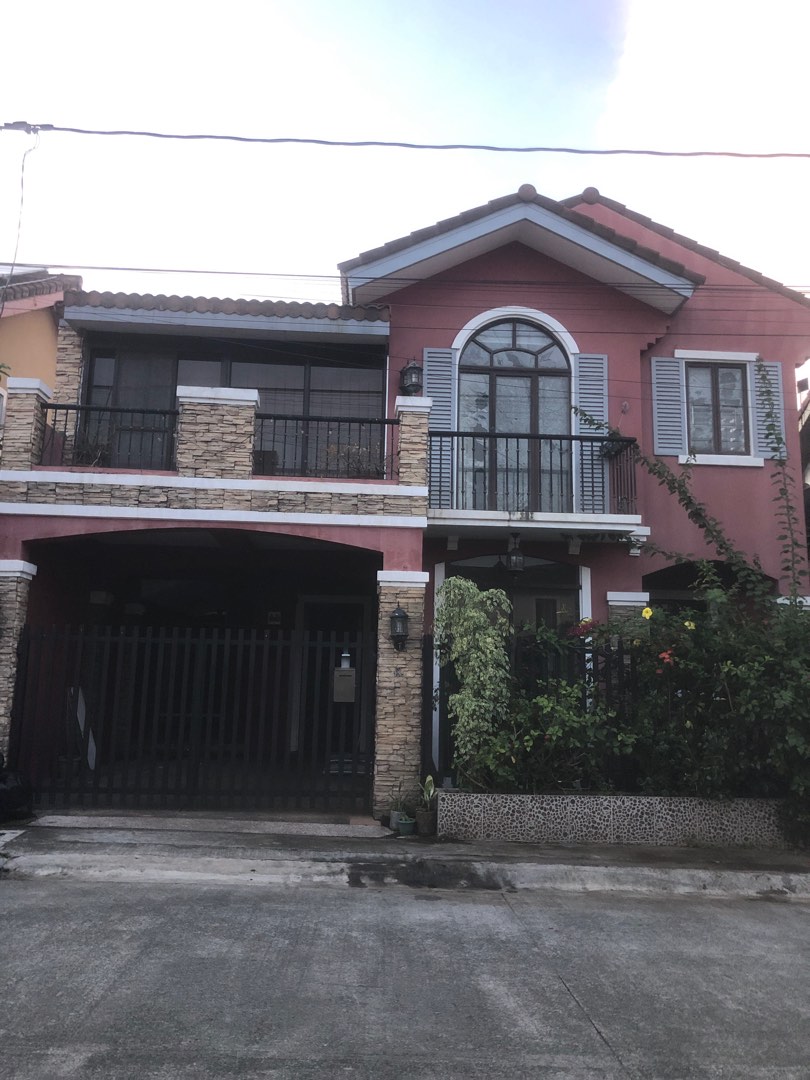 Valenza Crown Asia in front of Nuvali Ayala Mall 3BR Furnished House ...