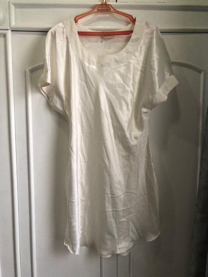 Victoria Secret White Satin Dress With Sleeves (M), Women's Fashion ...