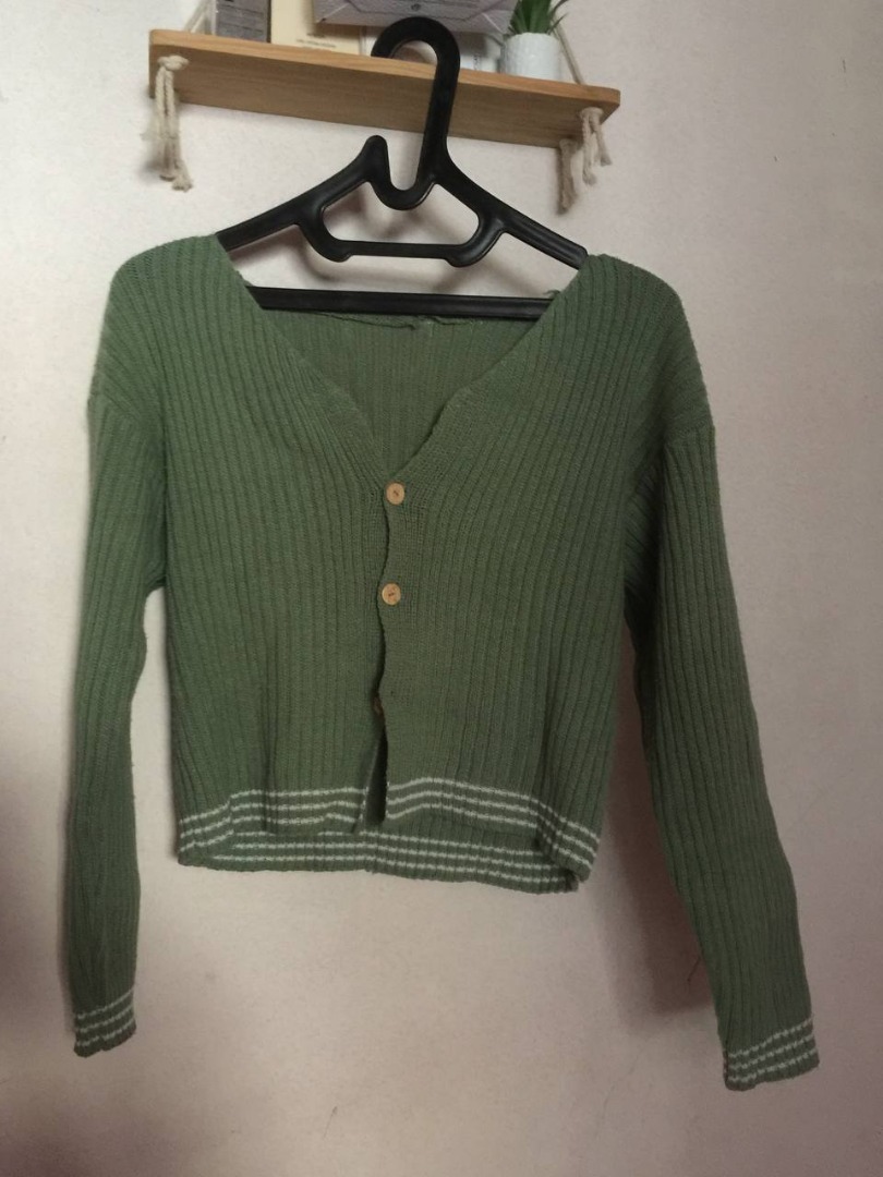 Cardigan hijau lucu, Fesyen Wanita, Pakaian Wanita, Lainnya di Carousell