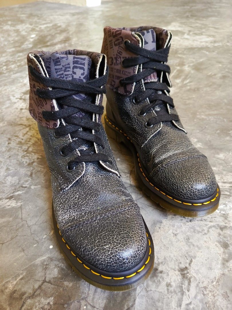 Dr martens boors Uk8, Men's Fashion, Footwear, Boots on Carousell