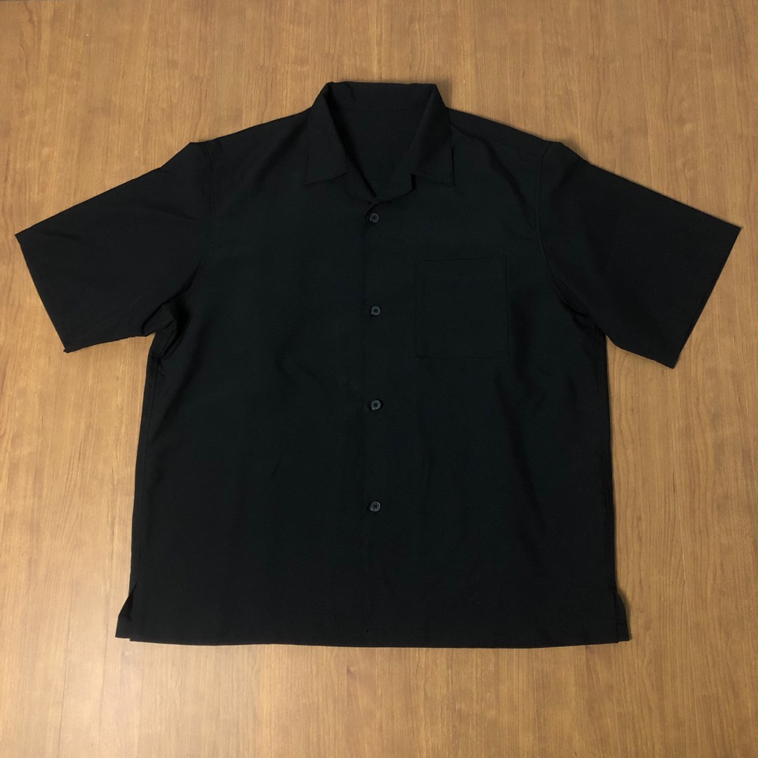 GU Shirt by Uniqlo Black Second Original, Fesyen Pria, Pakaian , Atasan ...