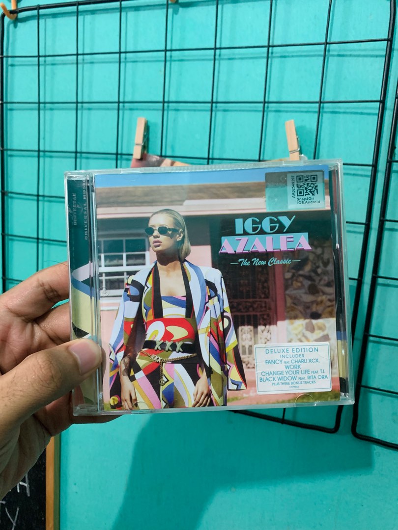 Iggy Azalea - The New Classic CD (Deluxe Edition), Hobbies & Toys ...