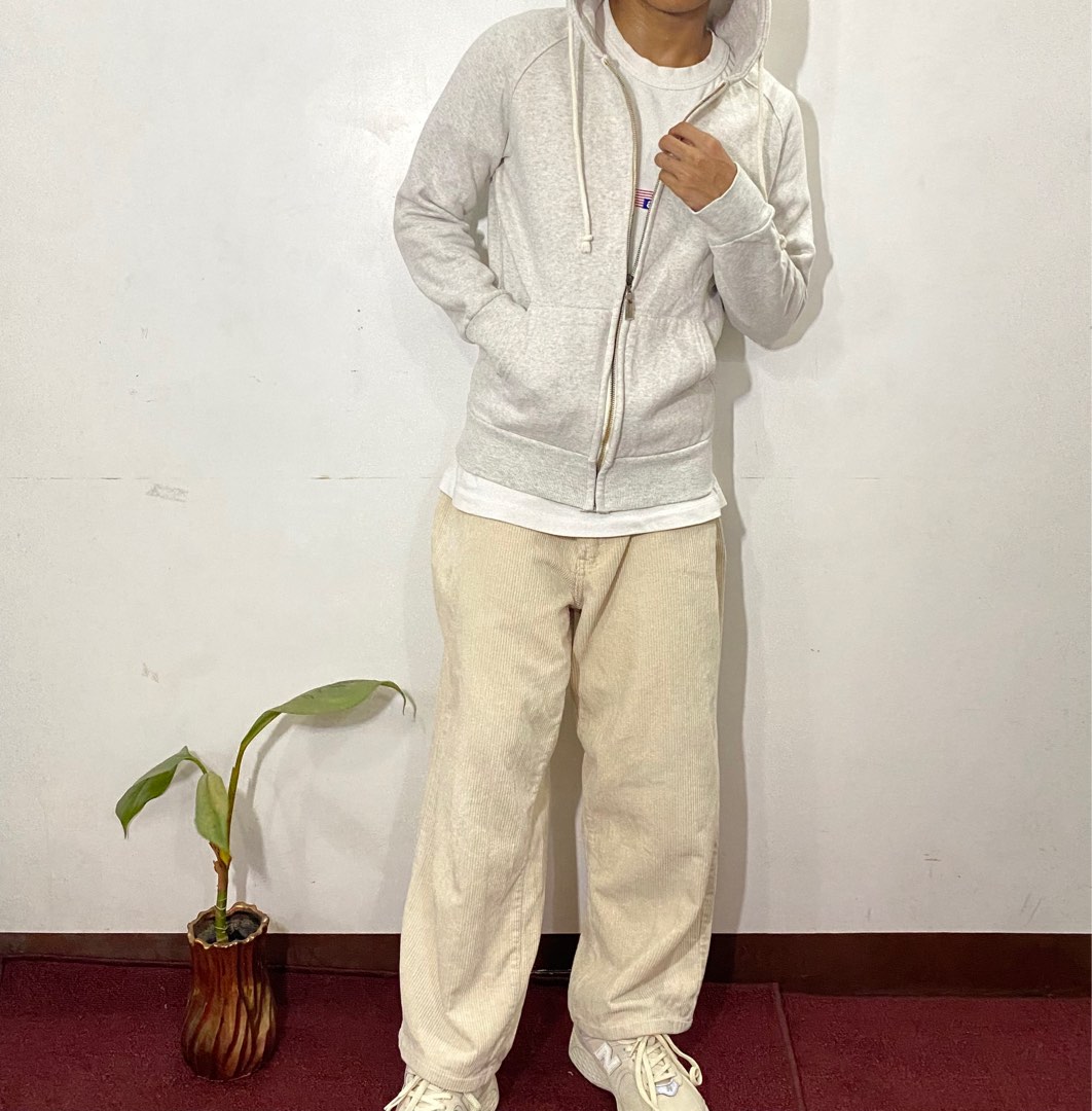 LIGHT GREY ZIP UP HOODIE, Men's Fashion, Tops & Sets, Hoodies on Carousell