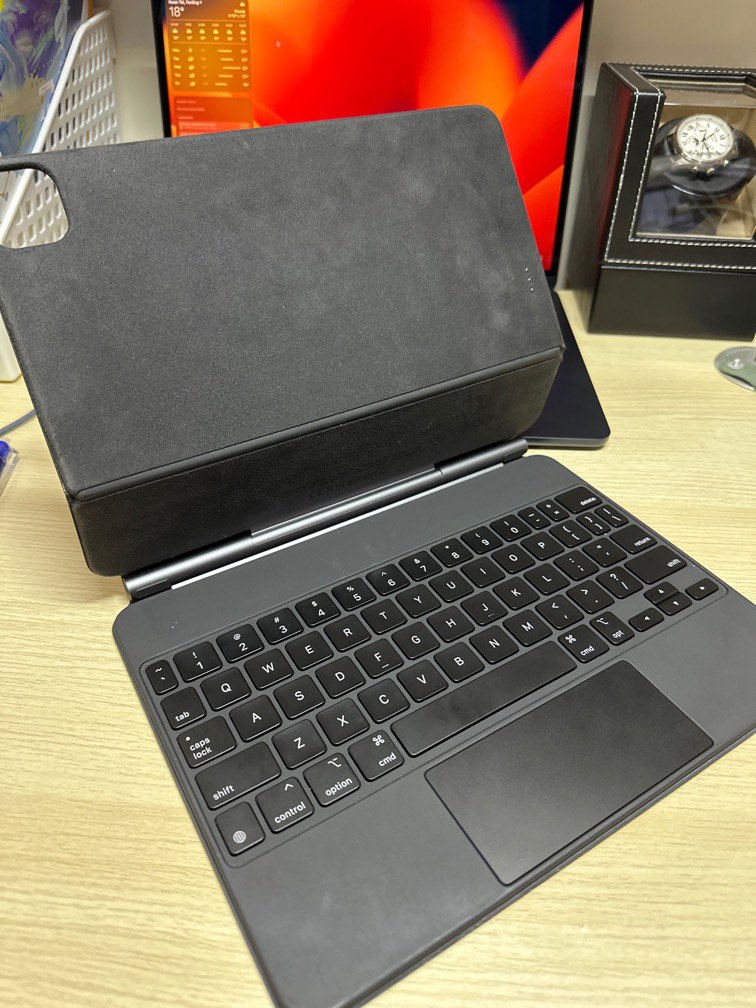 Magic Keyboard 11-inch black, 手提電話, 平板電腦, 平板電腦 - iPad - Carousell