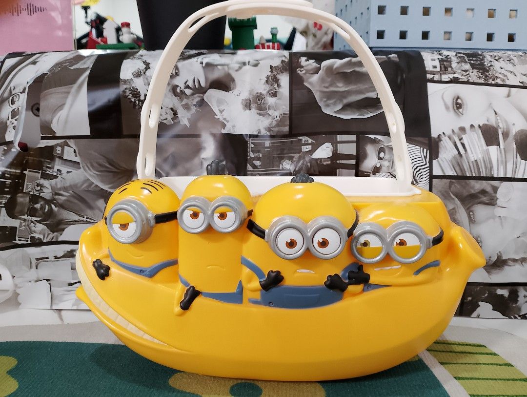 Minions bucket and plushies, Hobbies & Toys, Toys & Games on Carousell