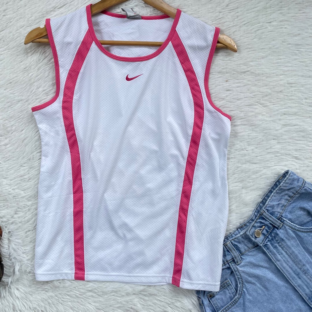 Nike vintage sando, Men's Fashion, Activewear on Carousell