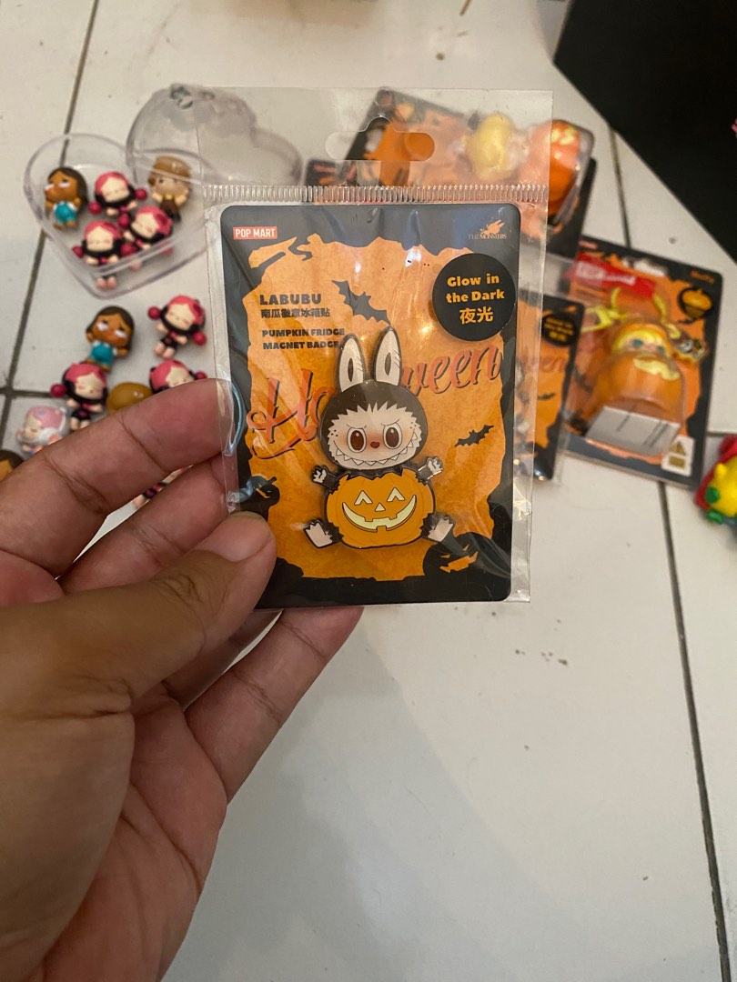 POPMART LABUBU HALLOWEEN PUMPKIN MAGNET BADGE, Toys & Collectibles ...