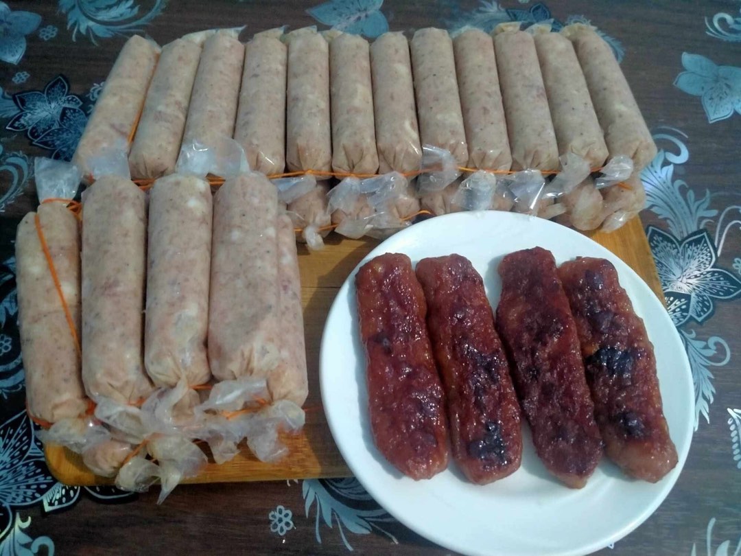 Pork skinless Longganisa, Food & Drinks, Chilled & Frozen Food on Carousell