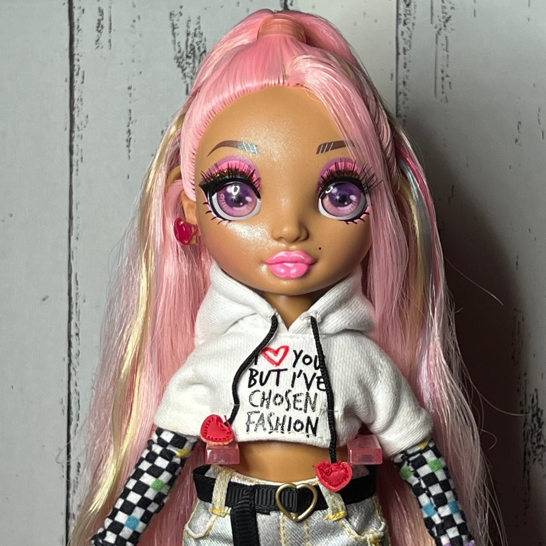Rainbow High Kia Heart, Hobbies & Toys, Toys & Games on Carousell