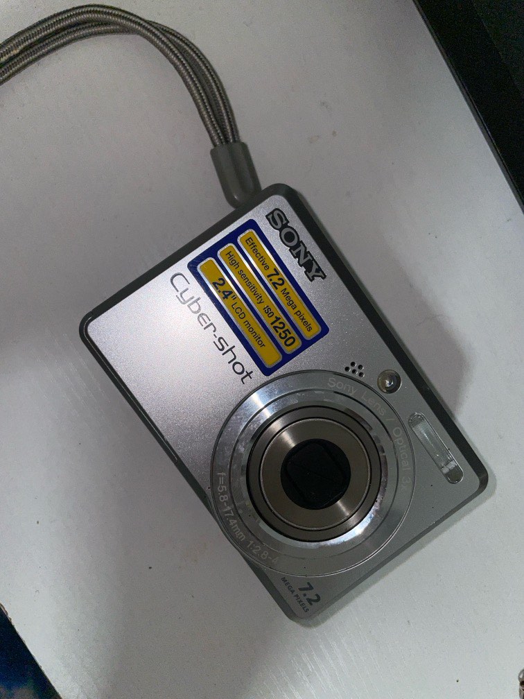 untested sony cybershot digicam, Photography, Cameras on Carousell