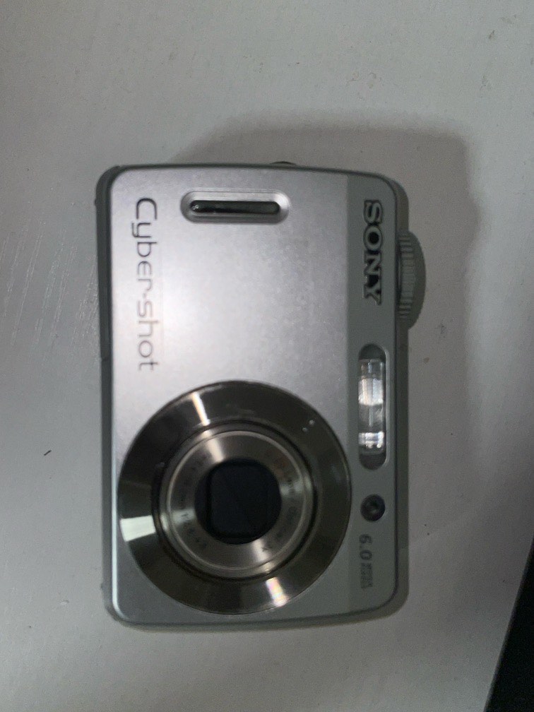 untested sony cybershot digicam, Photography, Cameras on Carousell