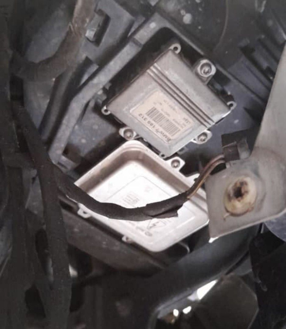 Bmw e60 lci head lamp 2 ecu, Auto Accessories on Carousell