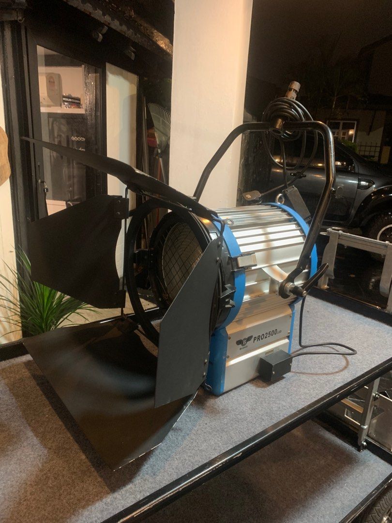 Bronic LED 2500 (Studio Light), Photography, Photography Accessories ...