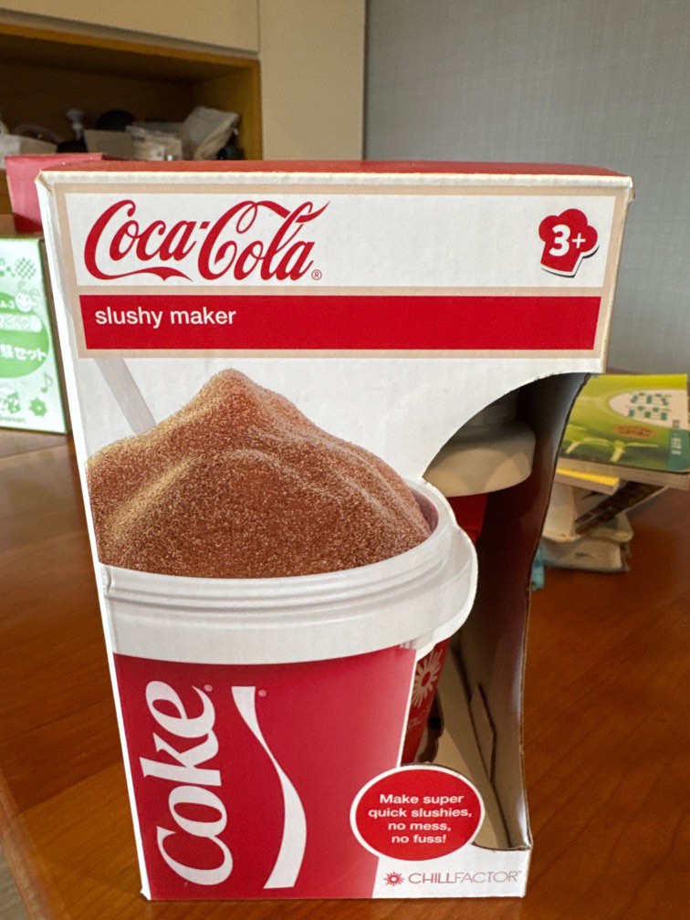 Coca Cola Slushy Maker, 家庭電器, 廚房電器, 雪櫃及冰櫃 - Carousell