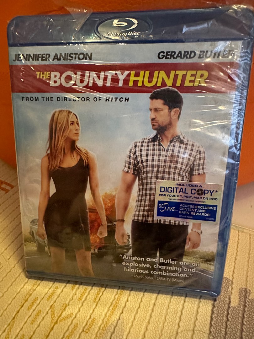 FREE TRACKABLE SHIPPING AND NEW AND SEALED! Jennifer Aniston and Gerard ...