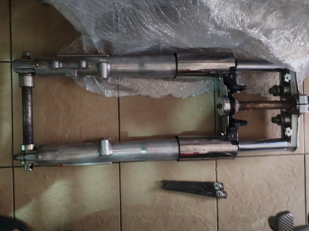 Harley softail front end fork + headlamp complete set, Motorbikes on ...